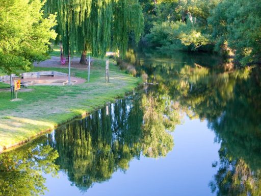 Discover Porepunkah in Bright & Surrounds, Victoria