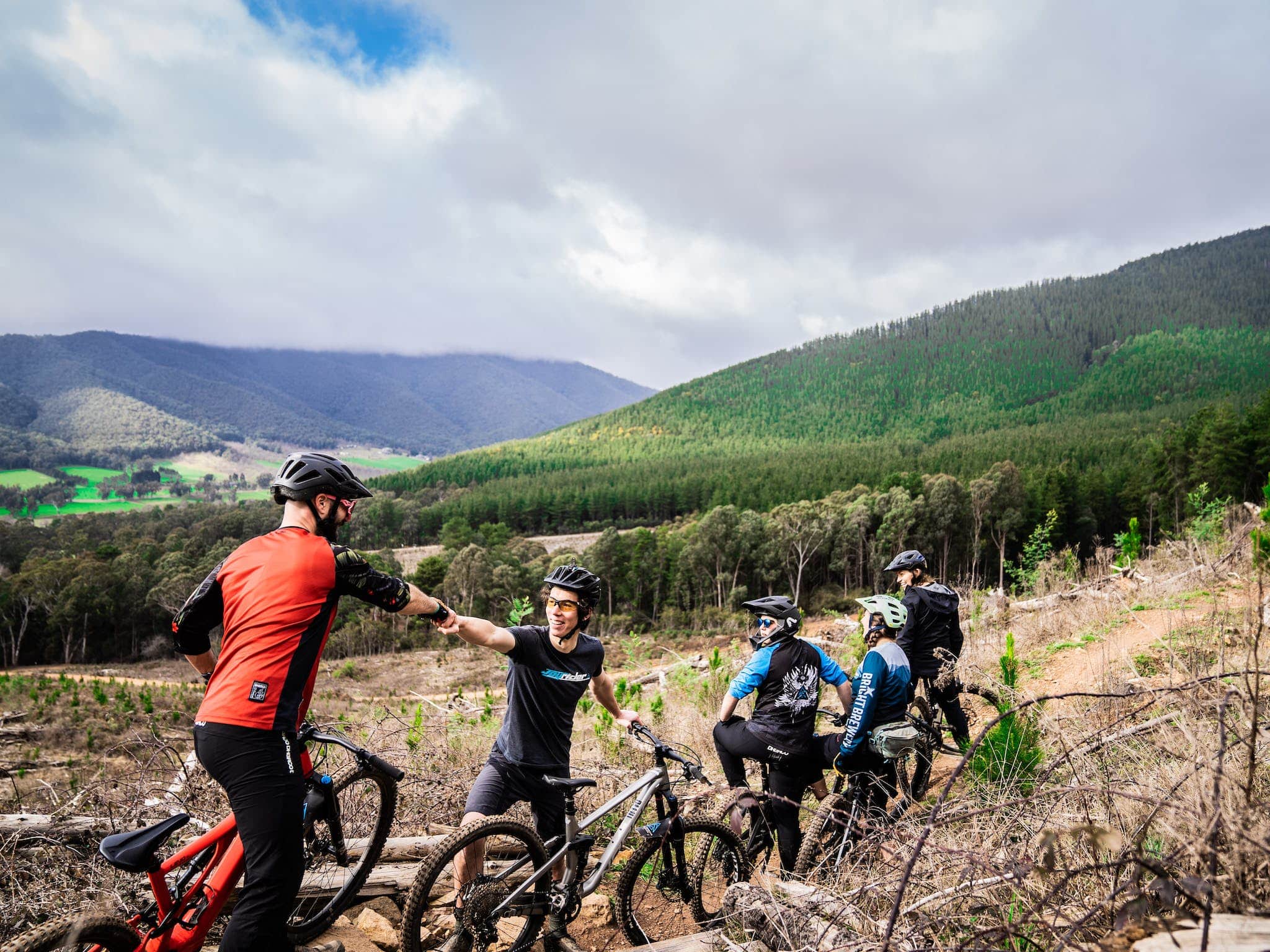 How to get to Bright and its surrounding towns in Victoria