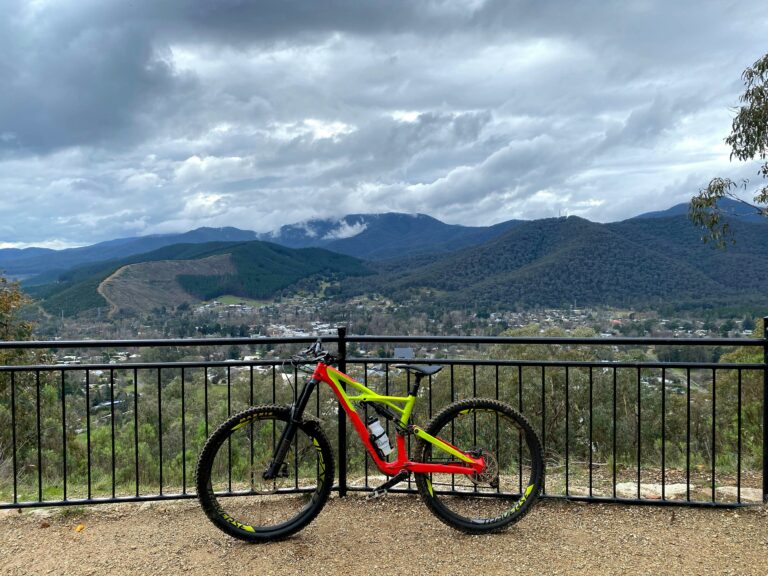 How to get to Bright and its surrounding towns in Victoria